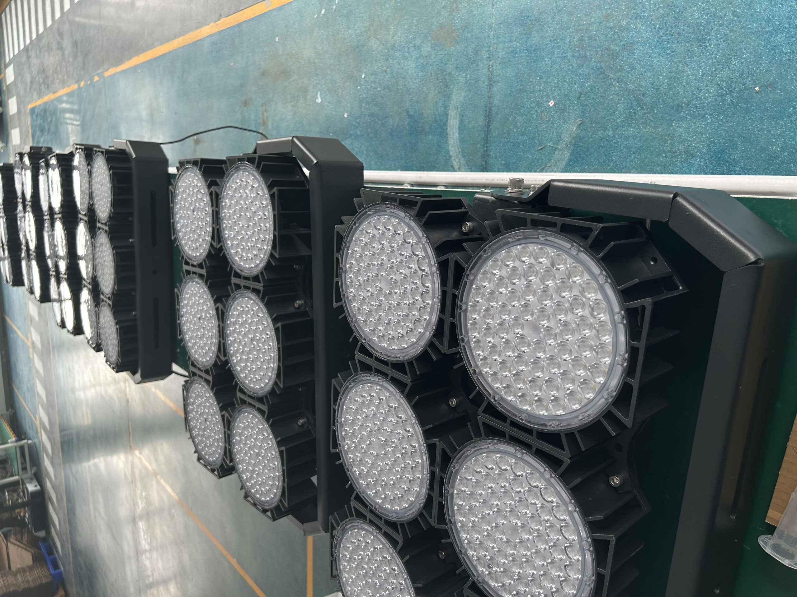 Hi-Robot LED Stadium Flood Light football field court lighting - HISHINEGR